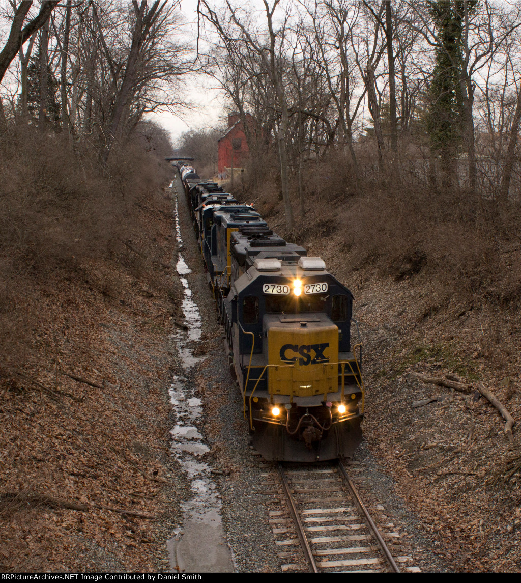 CSX 2730 leads J785 eastbound.